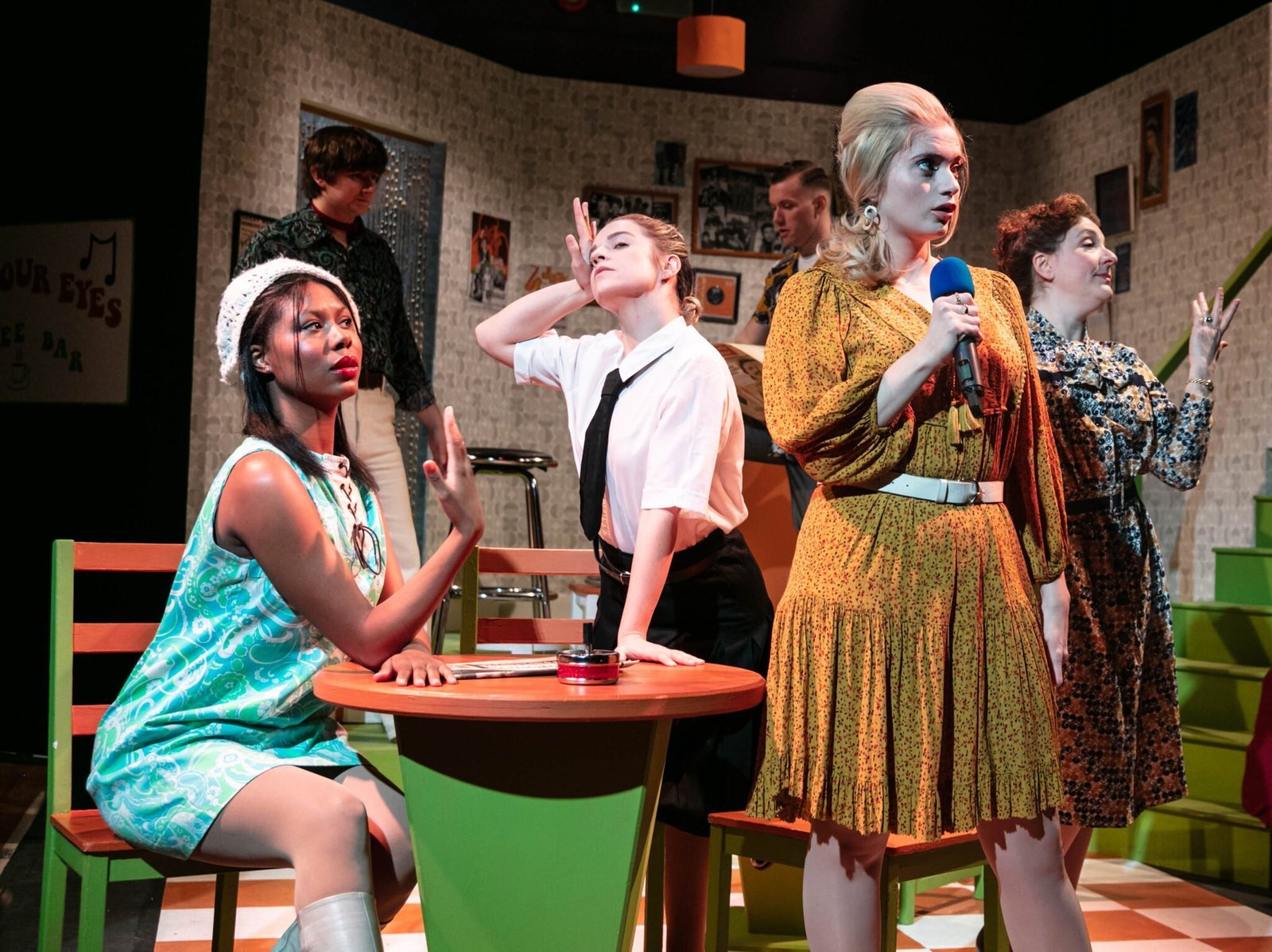 REVIEW: Summer in the City, Upstairs at the Gatehouse, Highgate (2022 ...