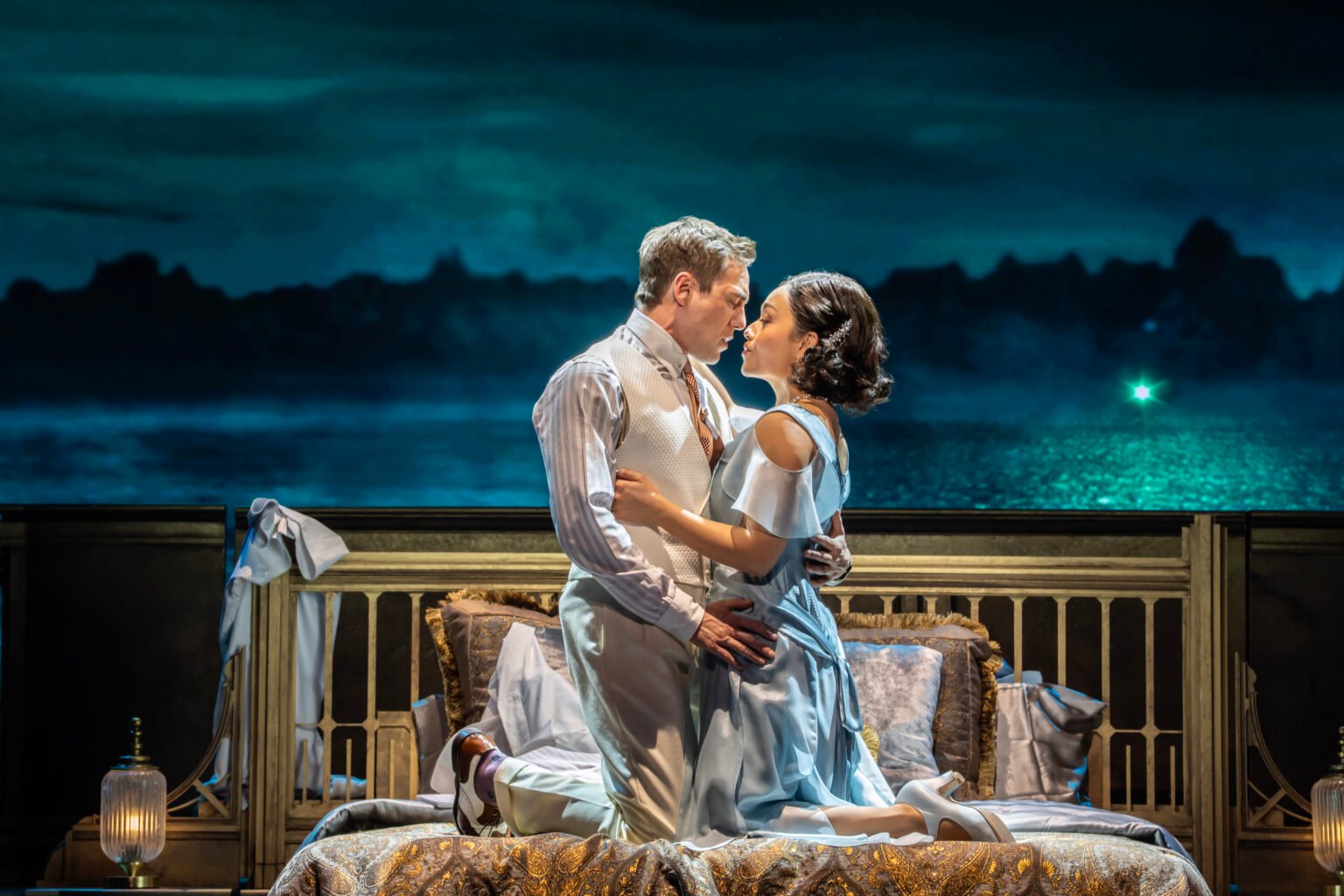 REVIEW: The Great Gatsby, London Coliseum (2025) – TheatreVibe