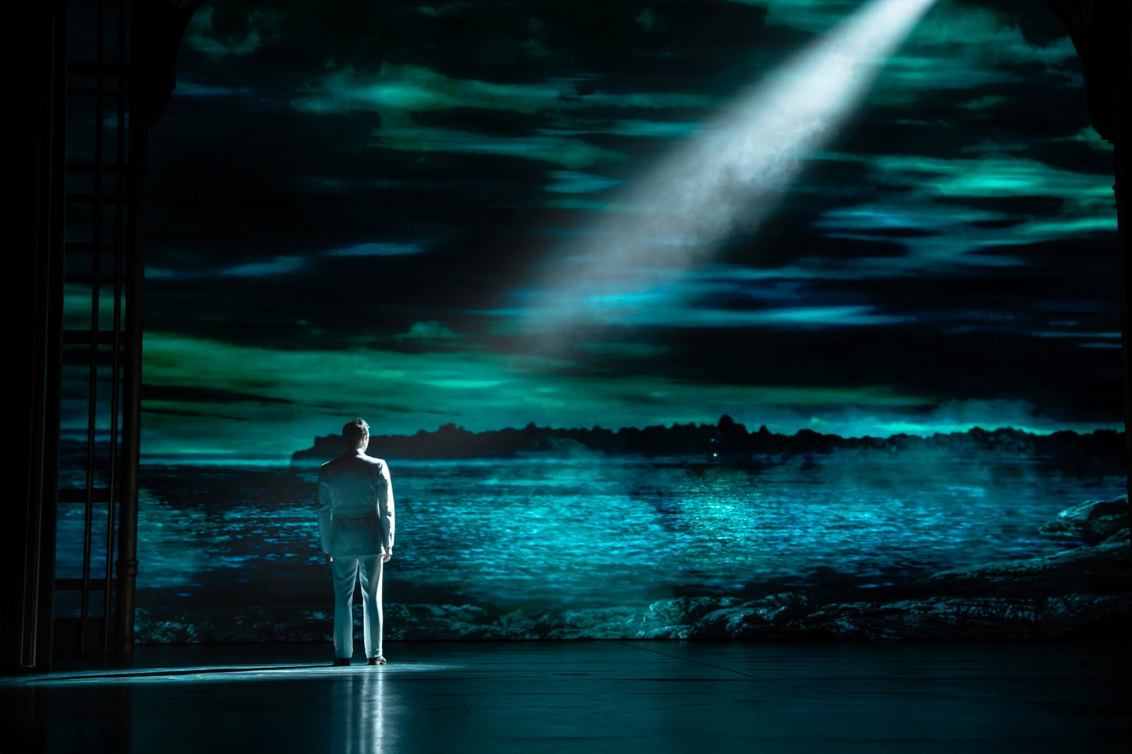 REVIEW: The Great Gatsby, London Coliseum (2025) | TheatreVibe